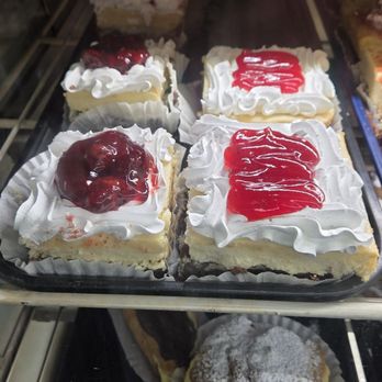 THE FAT APPLE - Updated December 2025 - 28 Photos & 19 Reviews - 225 ...