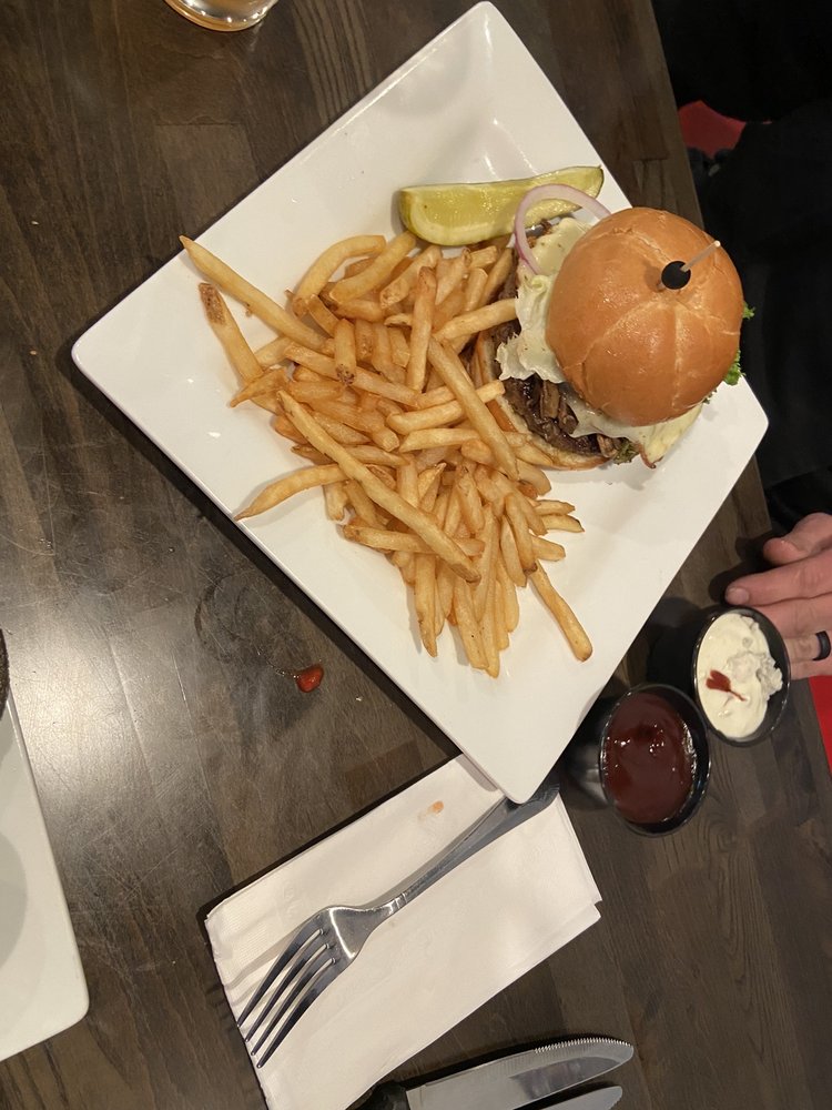 GRYFF’S PUB - Updated December 2025 - 49 Photos & 47 Reviews - 2101 ...