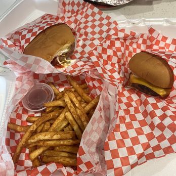 BURGER VIBE - Updated May 2024 - 52 Photos & 27 Reviews - 3730 ...