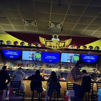 WINGZUP - Updated October 2025 - 483 Photos & 546 Reviews - 1000 E 41st ...