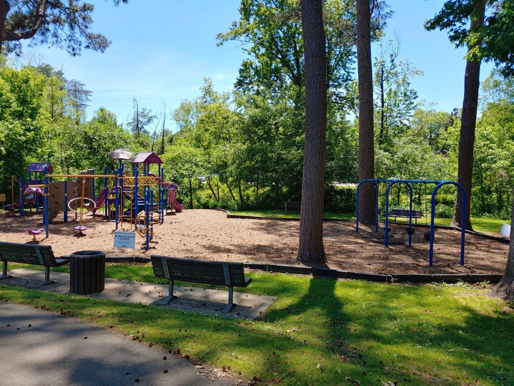 GLENLAKE PARK - Updated May 2024 - 41 Photos & 14 Reviews - 1121 Church ...