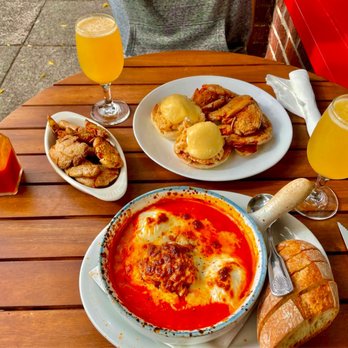 THE LITTLE RED HEN - Updated 2024 - 121 Photos & 202 Reviews - 7115 ...