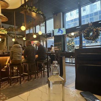 ALBERT’S BAR - Updated January 2025 - 221 Photos & 118 Reviews - 140 E ...