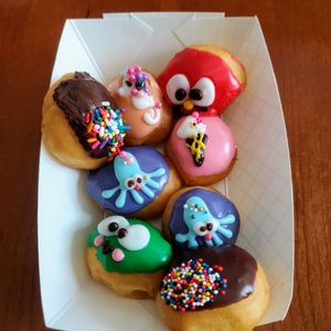 MAX’S DONUT SHOP - Updated June 2025 - 190 Photos & 347 Reviews - 105 N ...
