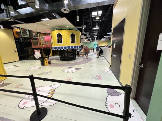 MOMI LAND - Updated October 2025 - 10 Photos - 310 S Hamilton Rd ...