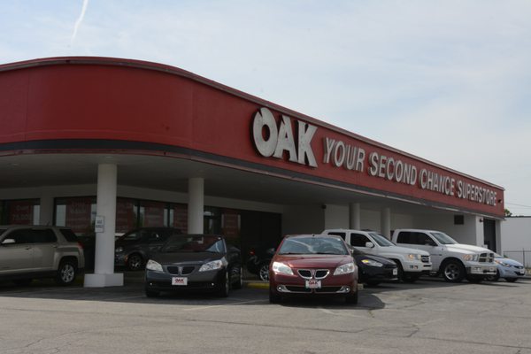 OAK MOTORS - Updated January 2026 - 47 Photos & 26 Reviews - 5075 W ...
