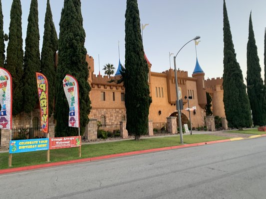 CAMELOT GOLFLAND - 660 Photos & 510 Reviews - Mini Golf - 3200 E ...