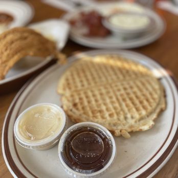 FAT’S FRIED CHICKEN & WAFFLES - Updated January 2025 - 1036 Photos ...