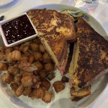 800 MAPLE - Updated October 2025 - 231 Photos & 222 Reviews - 800 Maple ...