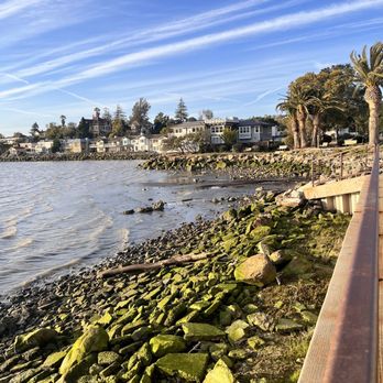BENICIA PUBLIC PIER & BEACH - Updated December 2025 - 212 Photos & 39 ...