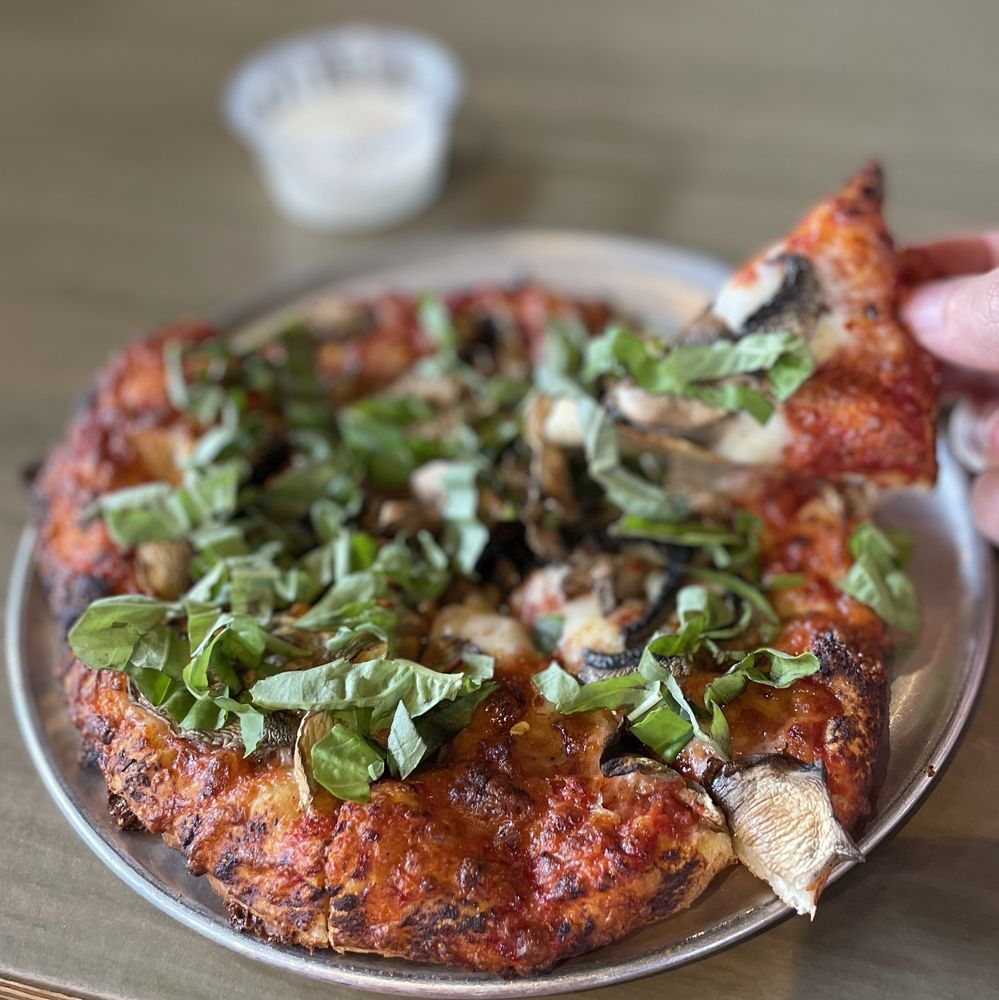 TOPPERS PIZZA PLACE - Updated December 2025 - 398 Photos & 421 Reviews ...