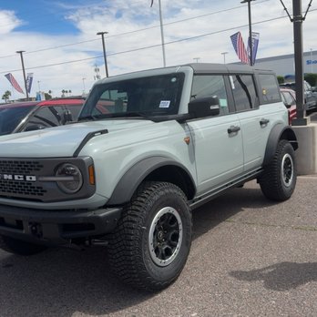 CAMELBACK FORD - Updated January 2025 - 123 Photos & 740 Reviews - 1330 ...