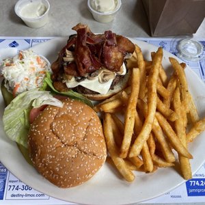 PATRIOTS DINER - 301 Photos & 382 Reviews - 65 Founders Dr, Woonsocket ...