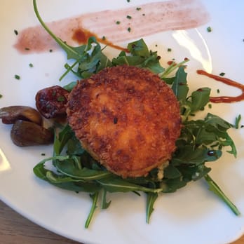 RESTAURANT ZUM ISAAK - 21 Photos & 15 Reviews - Münsterplatz 16, Basel ...