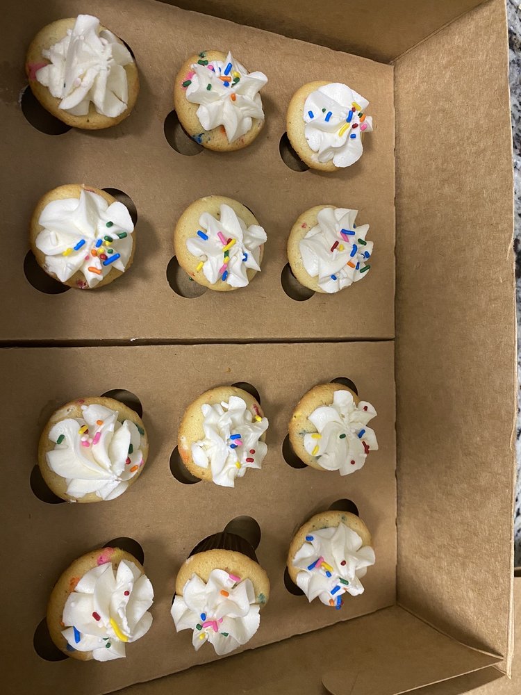 FROST BAKE SHOPPE - Updated August 2024 - 42 Photos & 64 Reviews - 6777 ...