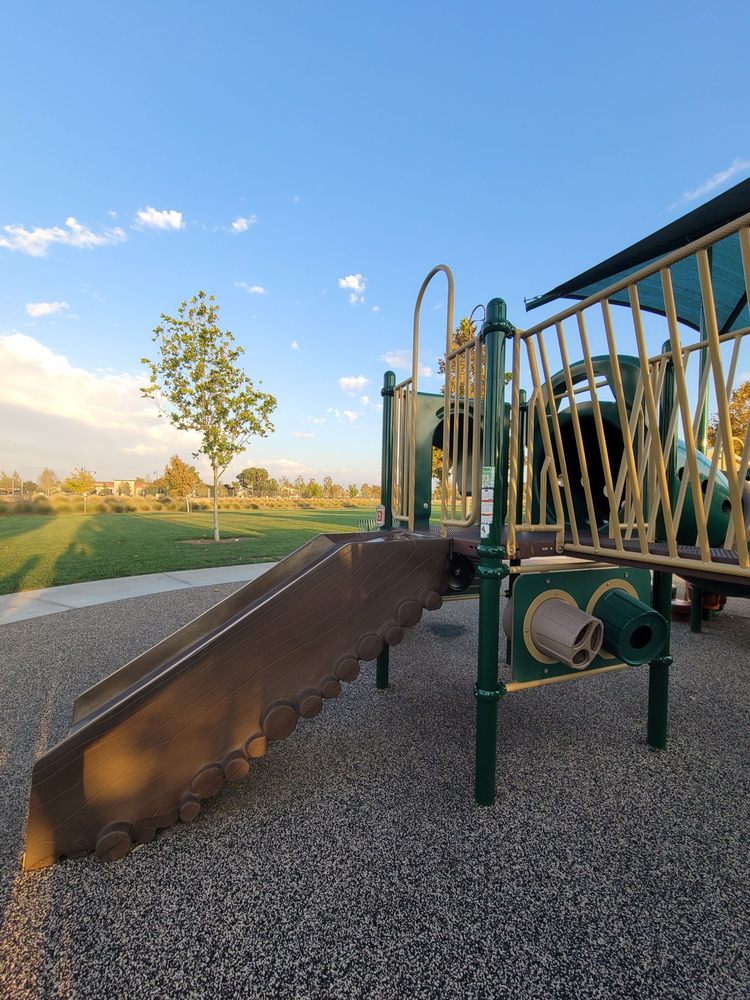 CENTRAL PARK - Updated September 2025 - 21 Photos - 30268 Civic Plaza ...