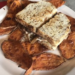 THE MAD APPLE BURGER & BILLIARD - Updated July 2025 - 70 Photos & 126 ...