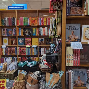 BOOKPEOPLE - Updated June 2024 - 347 Photos & 543 Reviews - 603 N Lamar ...