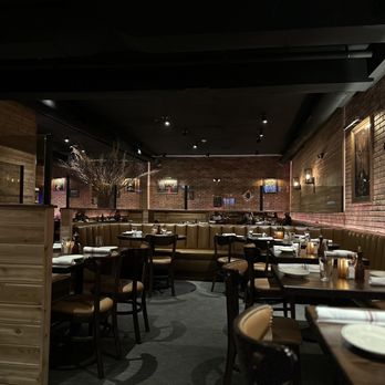 THE OAK HOUSE - Updated December 2024 - 220 Photos & 89 Reviews - 2 ...