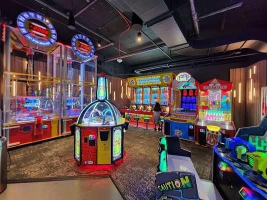 THE VALLEY ALLEY - Updated August 2025 - 55 Photos - 2365 Kaanapali ...