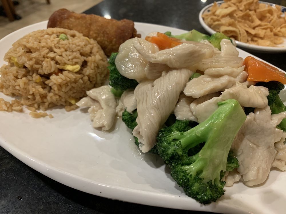 SZECHUAN CHINESE RESTAURANT & LOUNGE - Updated July 2025 - 30 Photos ...