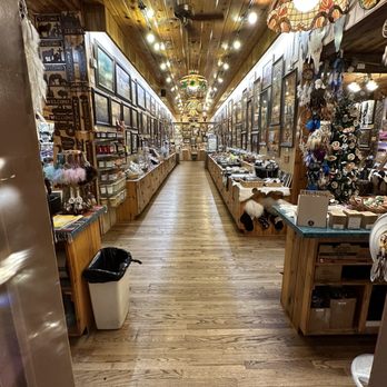 WALL DRUG STORE - Updated May 2024 - 1271 Photos & 717 Reviews - 510 ...
