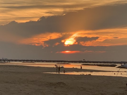 WILLOUGHBY BEACH - Updated October 2025 - 20 Photos - 11th View St ...