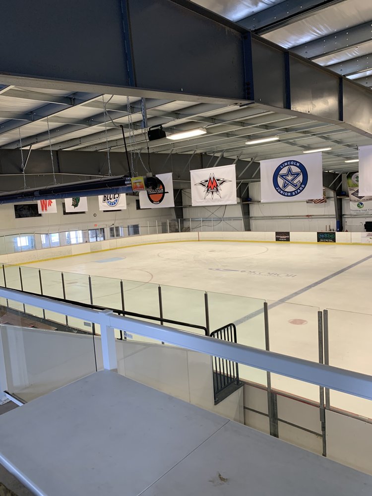 LAKES ICE ARENA - Updated August 2025 - 11 Photos - 3800 Sunner Ave ...