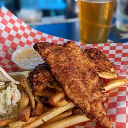 PACIFIC INN PUB - Updated December 2025 - 261 Photos & 453 Reviews ...