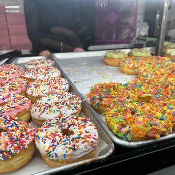 GROUNDS DONUT HOUSE - Updated August 2025 - 355 Photos & 100 Reviews ...