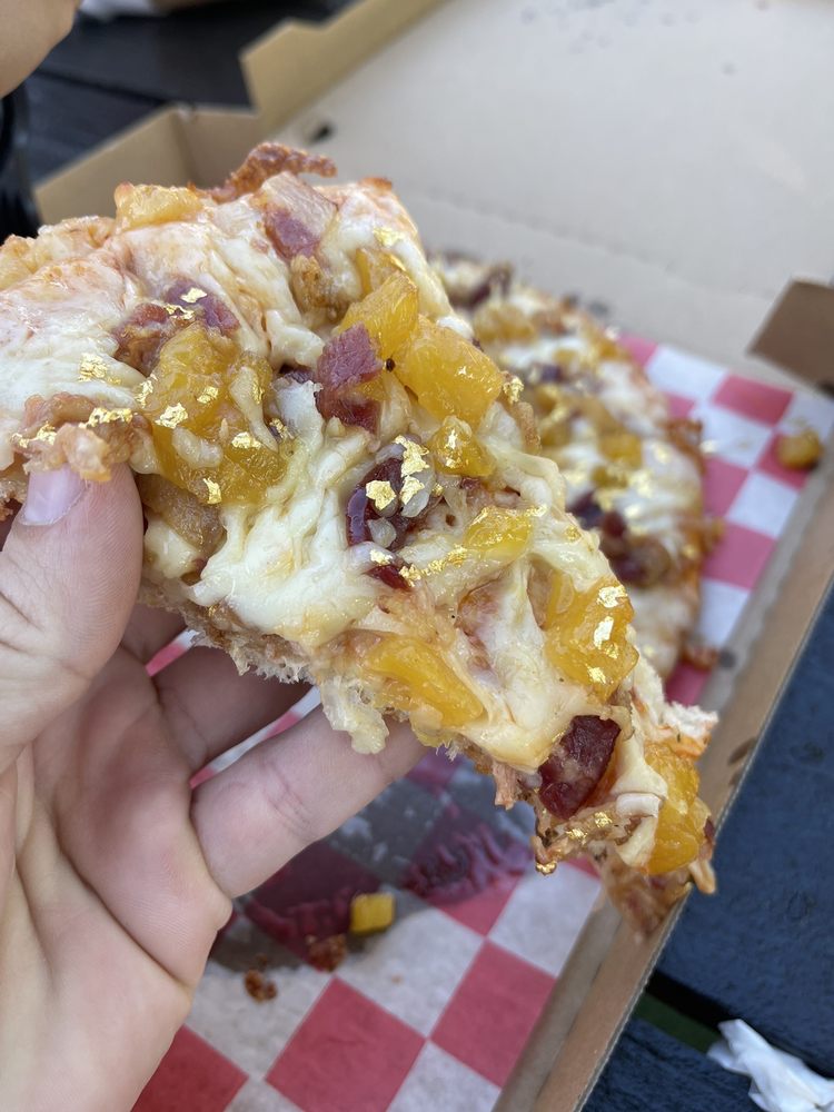 24K Pizza, Miami | Roadtrippers