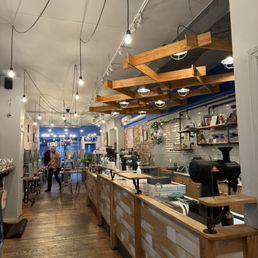 FLUX COFFEE - Updated March 2025 - 385 Photos & 358 Reviews - 211 Main ...