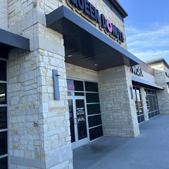 QUEEN DONUTS - Updated December 2025 - 35 Photos & 16 Reviews - 476 S ...