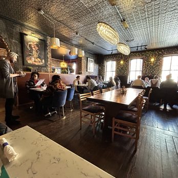 MOLLY’S IN SOULARD - Updated August 2024 - 358 Photos & 372 Reviews ...