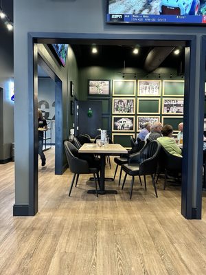 THE 202 TAVERN - Updated October 2025 - 27 Photos & 14 Reviews - 202 S ...