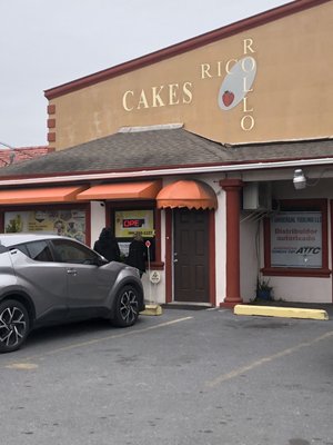 RICO ROLLO CAKES & SPECIALTIES - Updated October 2025 - 1746 Central ...