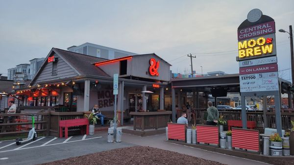 MOO & BREW - Updated December 2025 - 674 Photos & 530 Reviews - 1300 ...