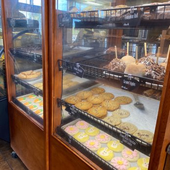 KNEADERS BAKERY & CAFE - 155 Photos & 197 Reviews - 1651 S Castle Dome ...