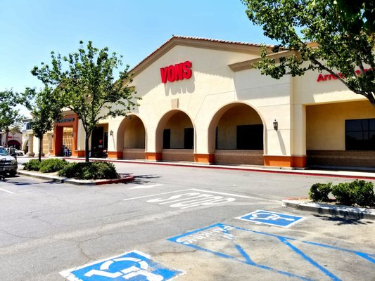 VONS - Updated July 2024 - 110 Photos & 150 Reviews - 6170 Hamner Ave ...
