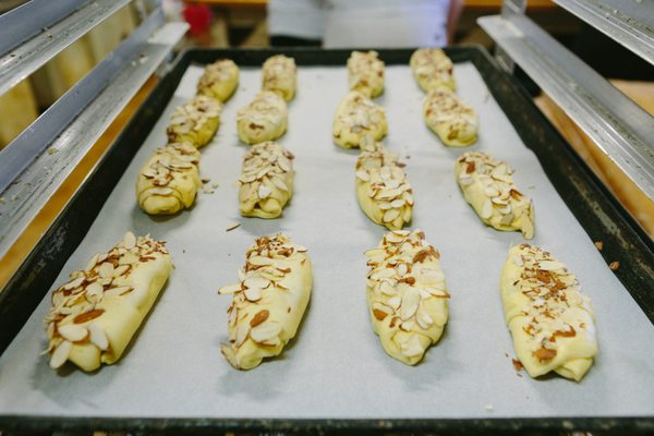 HI-WAY BAKERY - 27 Photos & 35 Reviews - 2633 Chicago Rd, South Chicago ...