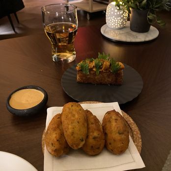 AMAR - Updated December 2025 - 179 Photos & 46 Reviews - 40 Trinity Pl ...