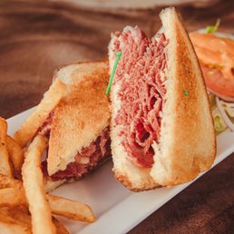 WILLIAMS INN PIZZA & SPORTS BAR - Updated July 2025 - 161 Photos & 159 ...