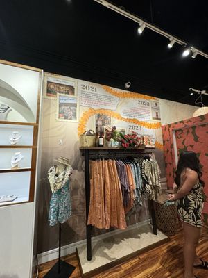 LEXBREEZY - Updated November 2024 - 20 Photos - 98 - 1005 Moanalua Rd ...