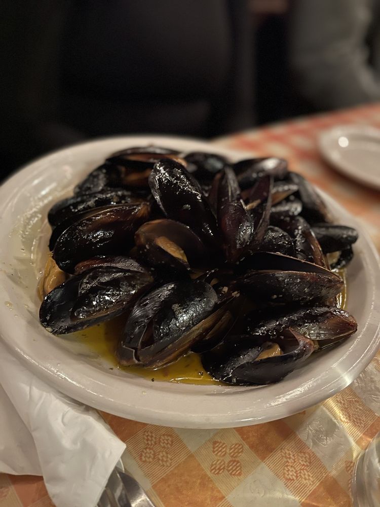 ADOLFO’S - Updated July 2024 - 598 Photos & 988 Reviews - 611 Frenchmen ...