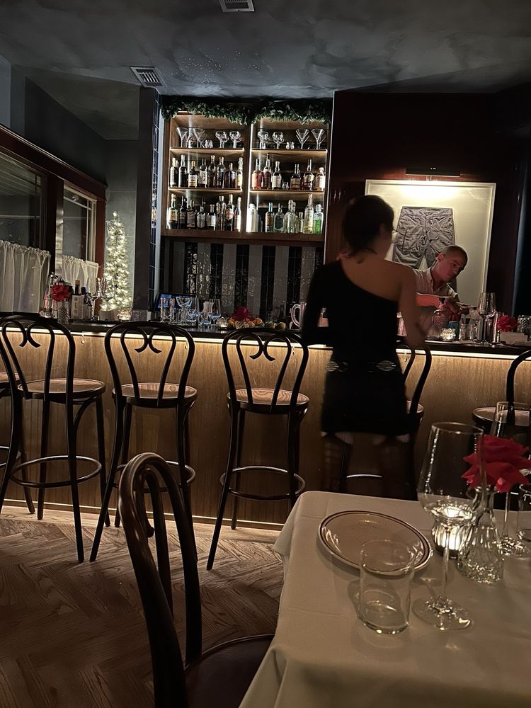 LITTLE BLUE BISTRO - Updated April 2025 - 11 Photos - 320 W Eighth St ...