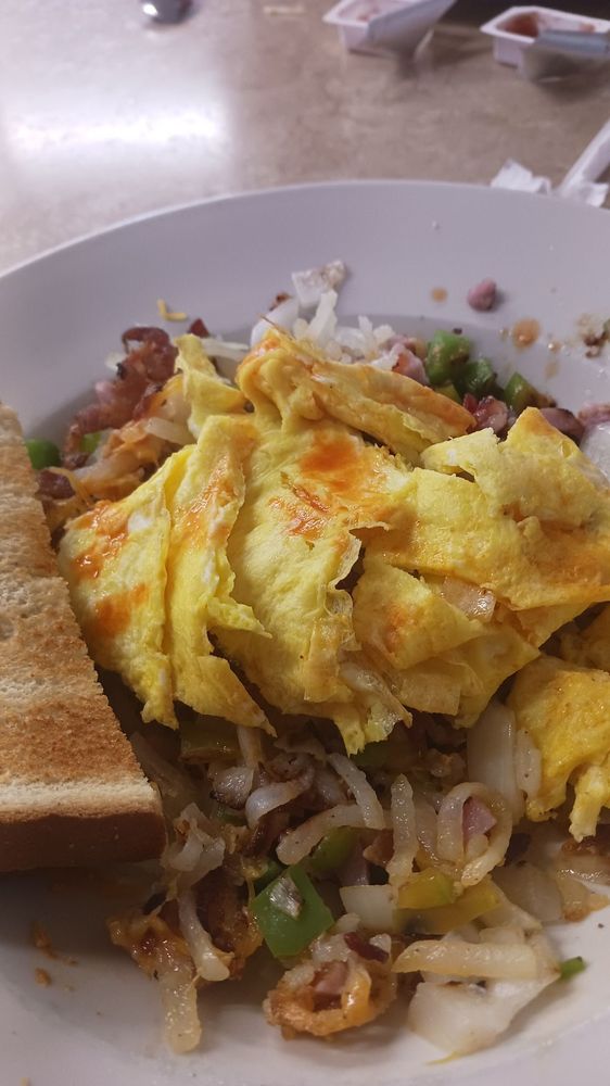 TWO RIVERS FAMILY RESTAURANT - Updated May 2024 - 51 Photos & 39 ...