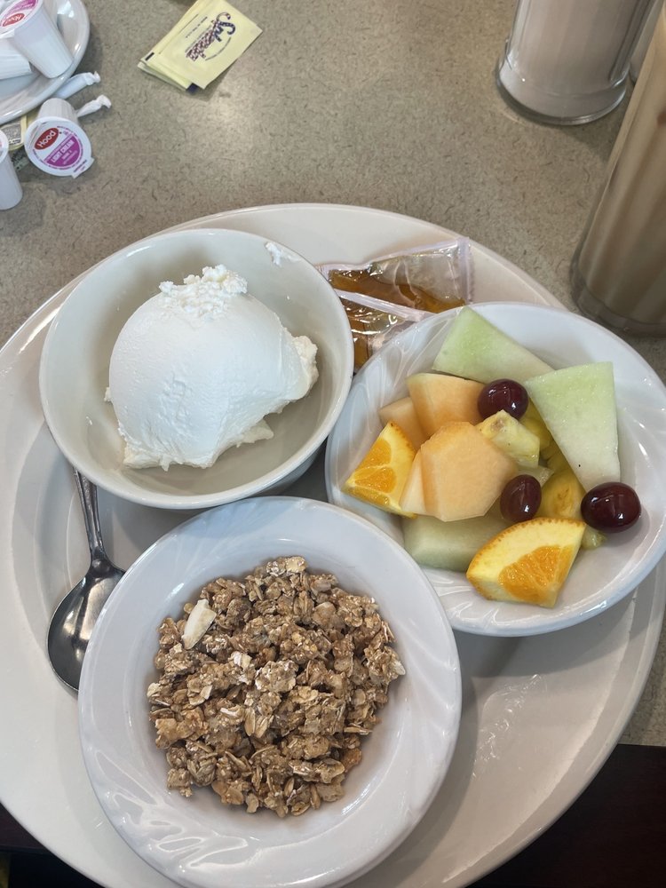 VALLEY DINER RESTAURANT - 49 Photos & 124 Reviews - 636 New Haven Ave ...