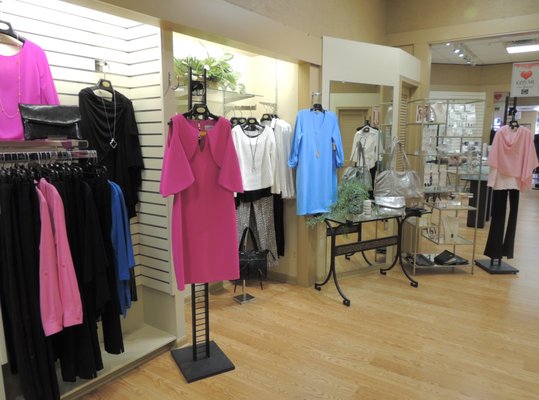 CLOTHES GALLERY - Updated October 2025 - 51 N Williams St, Crystal Lake ...