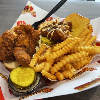 BIRDIES HOT CHICKEN - Updated November 2025 - 111 Photos & 103 Reviews ...