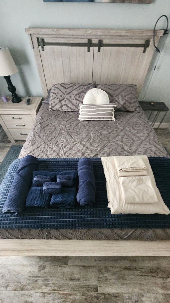 EMILY BERGMAN - Updated May 2025 - 1305 Cambridge Dr, Venice, Florida ...